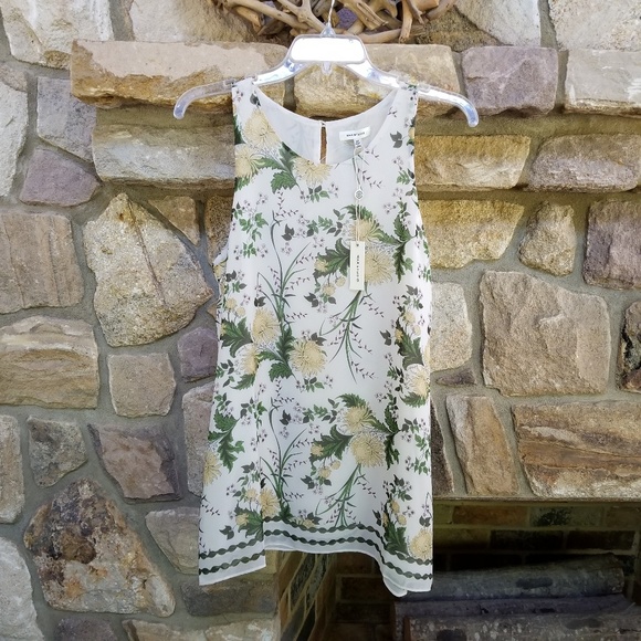 Max Studio | Tops | Max Studio Botanical Print Creme Tank Top Medium ...